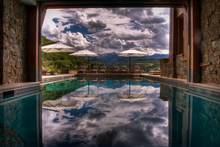 25 Dream Homes With Stunning Pools for Sale » Savoteur