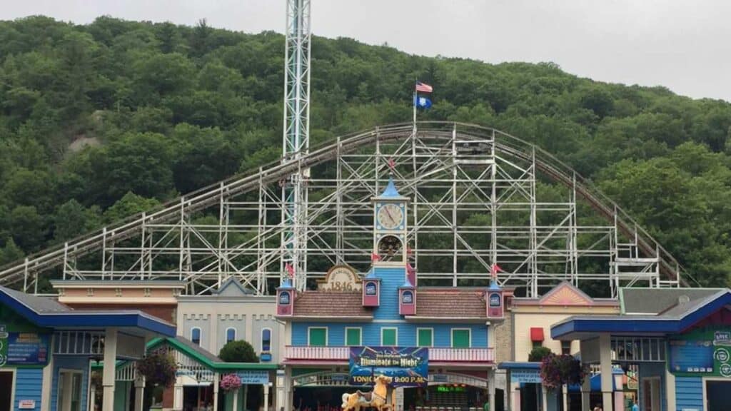 The Most Iconic Amusement Park in Every State » Savoteur
