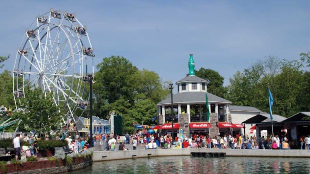 The Most Iconic Amusement Park in Every State » Savoteur