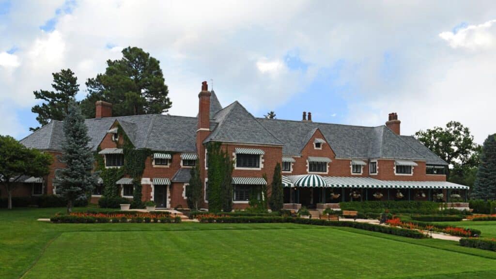 Exploring The Broadmoor: How This Iconic Hotel is Redefining the ...