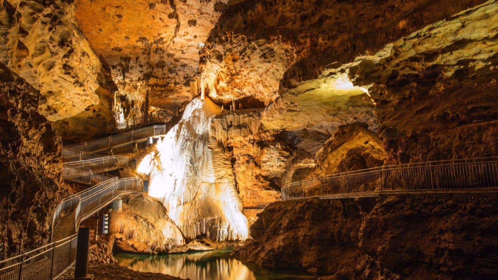 Onondaga Cave