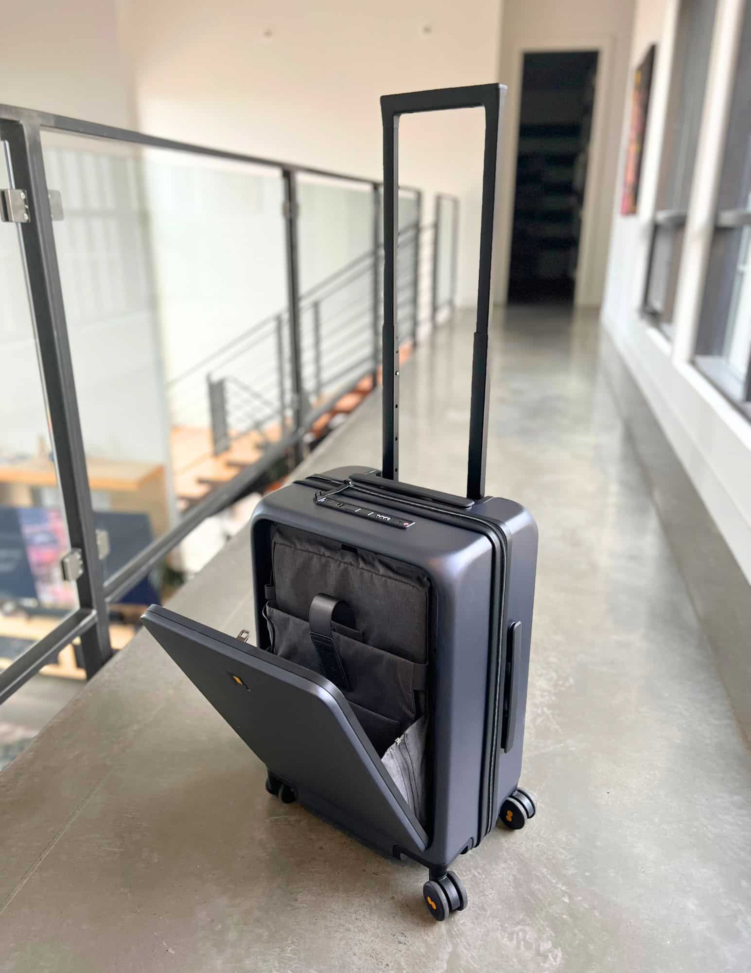Level 8 Luggage Review: Is it Worth it? » Savoteur
